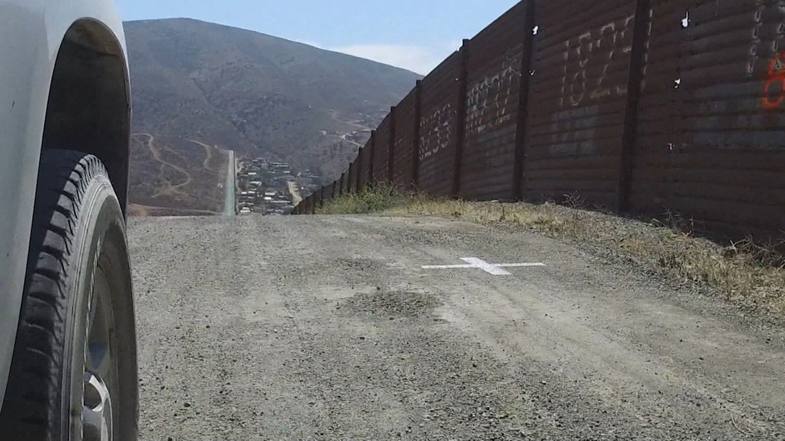 Texas Border Patrol agent accused of bribary, smuggling migrant | khou.com