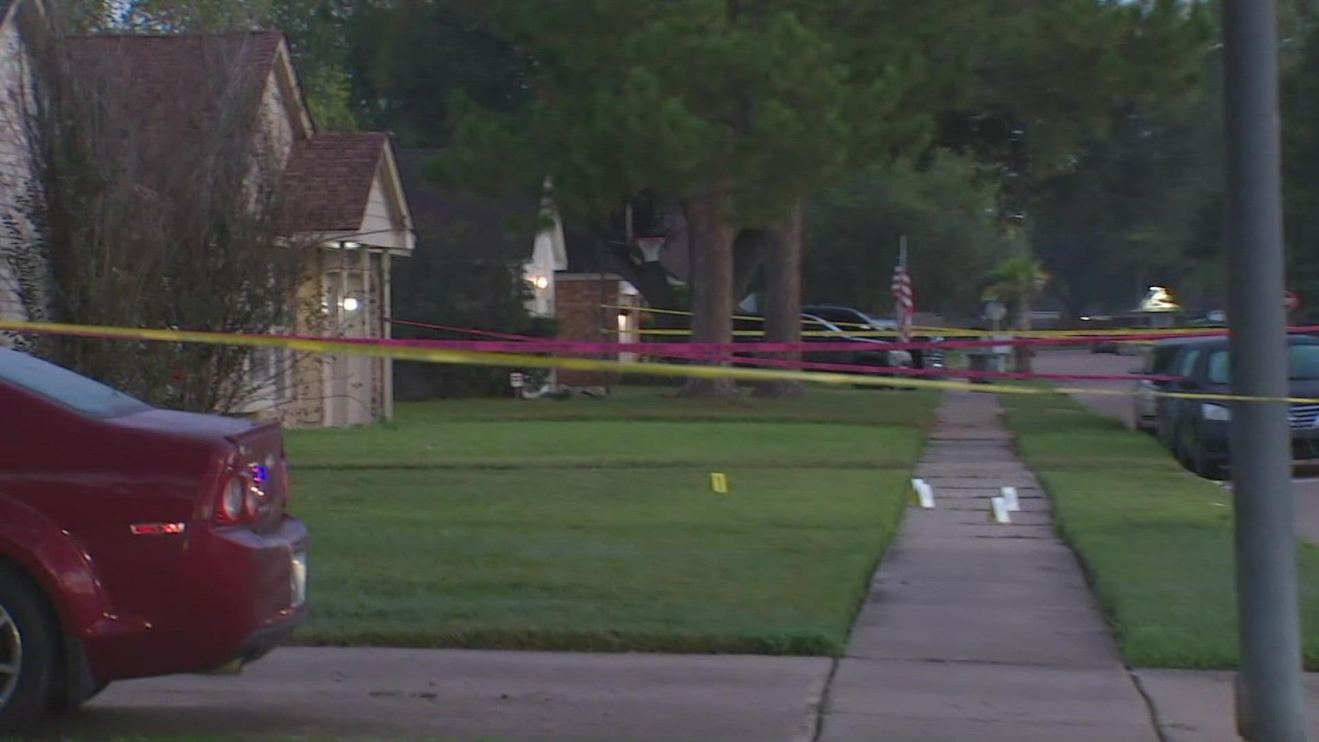 Two men in body armor, claiming to be HPD, kick in family's front door ...