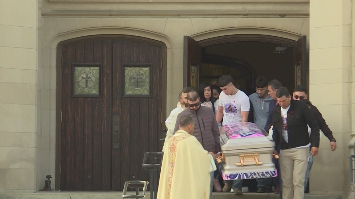 Edna, Texas cheerleader laid to rest after found stabbed | khou.com