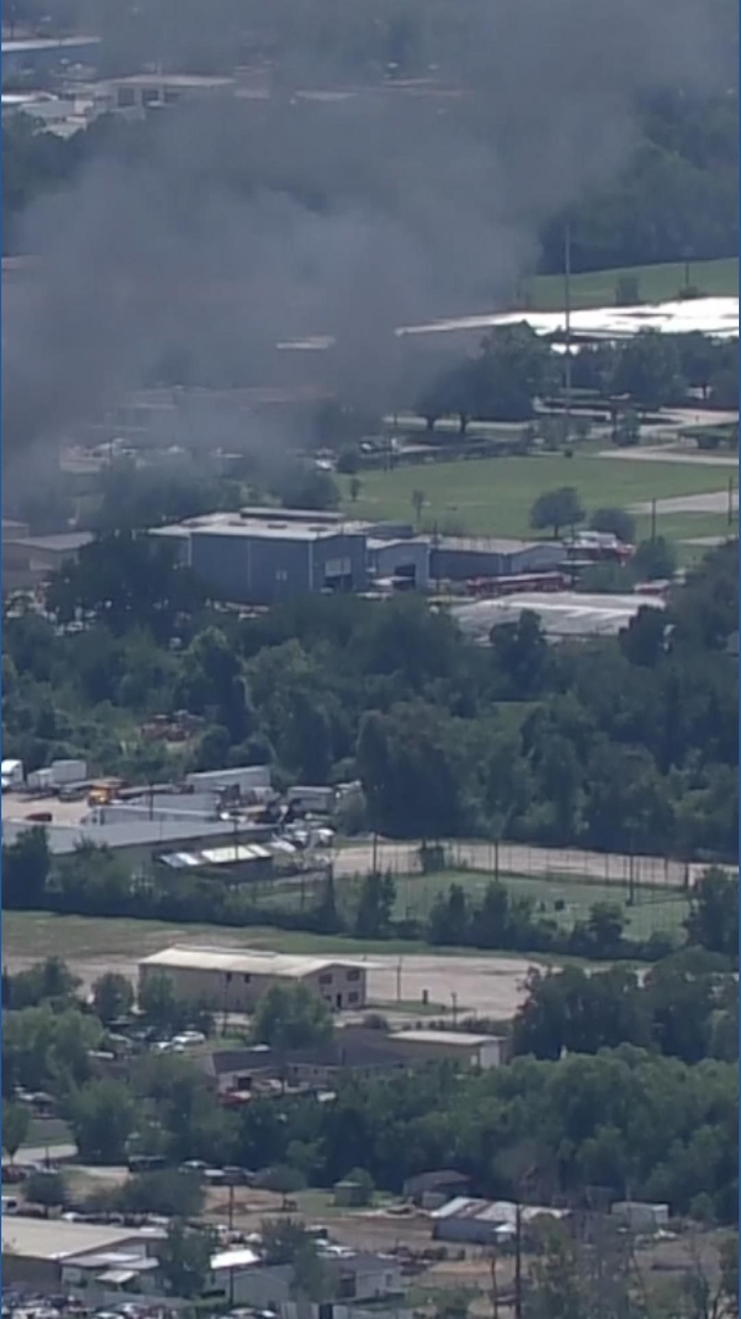 Firefighters battle building fire on Chrisman Road | khou.com