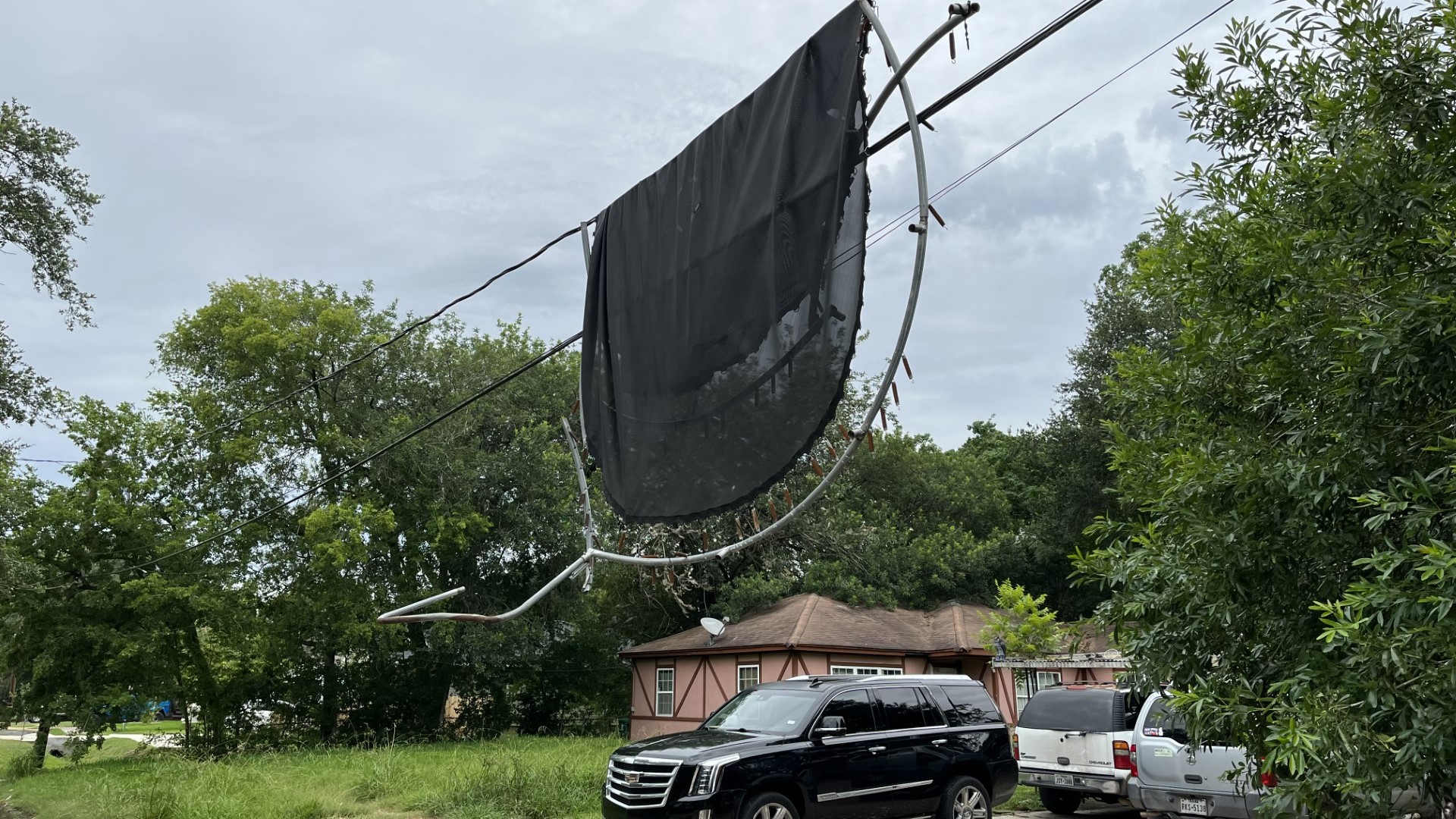 Severe thunderstorms leave behind damage across Houston, Texas | khou.com