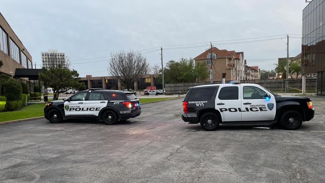 Houston police investigate office homicide with no suspect in custody ...