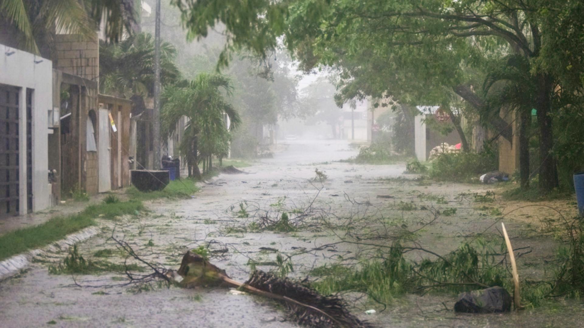 Hurricane Beryl strikes Tulum, other Mexican tourist resorts | khou.com