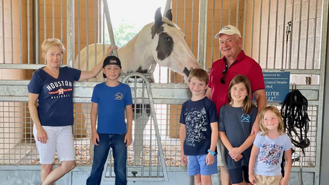 Houston Police Department Mounted Patrol horse dies at 15 | khou.com