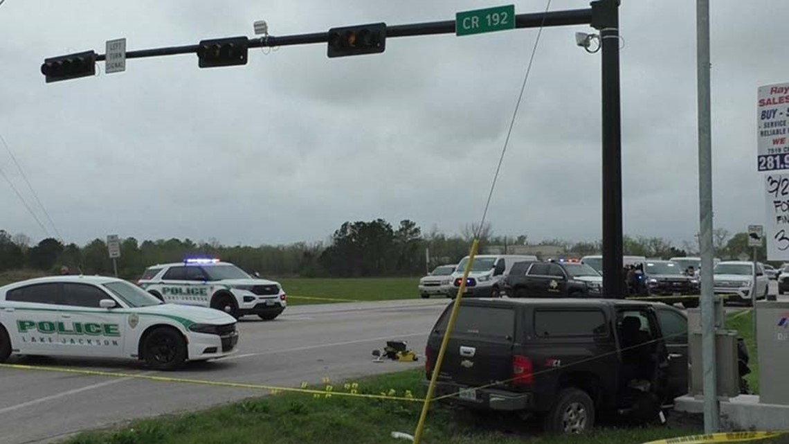 Lake Jackson police shoot, kill man near Liverpool, Texas | khou.com
