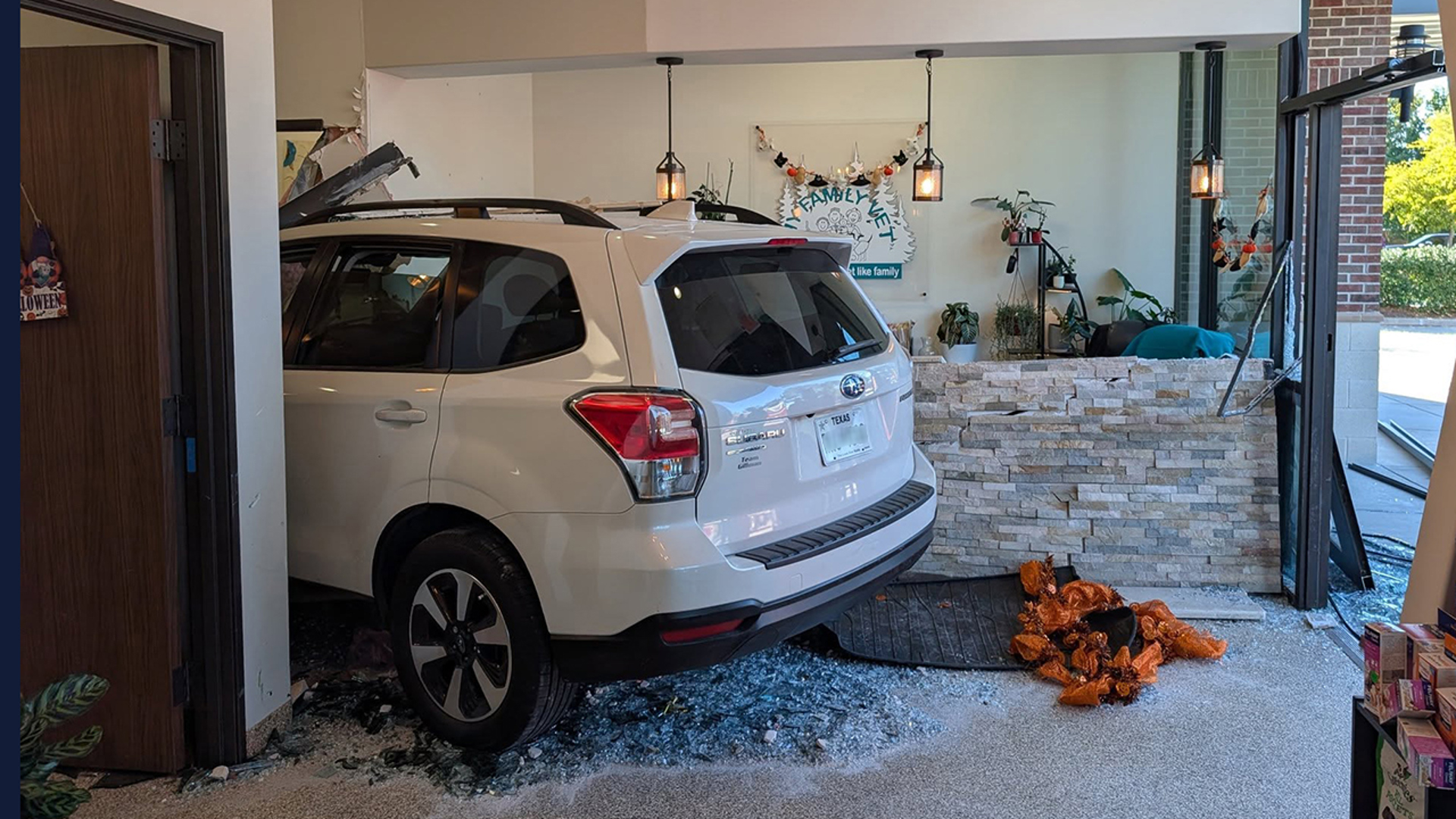 3 hurt when SUV crashes into veterinarian's office in Montgomery County ...