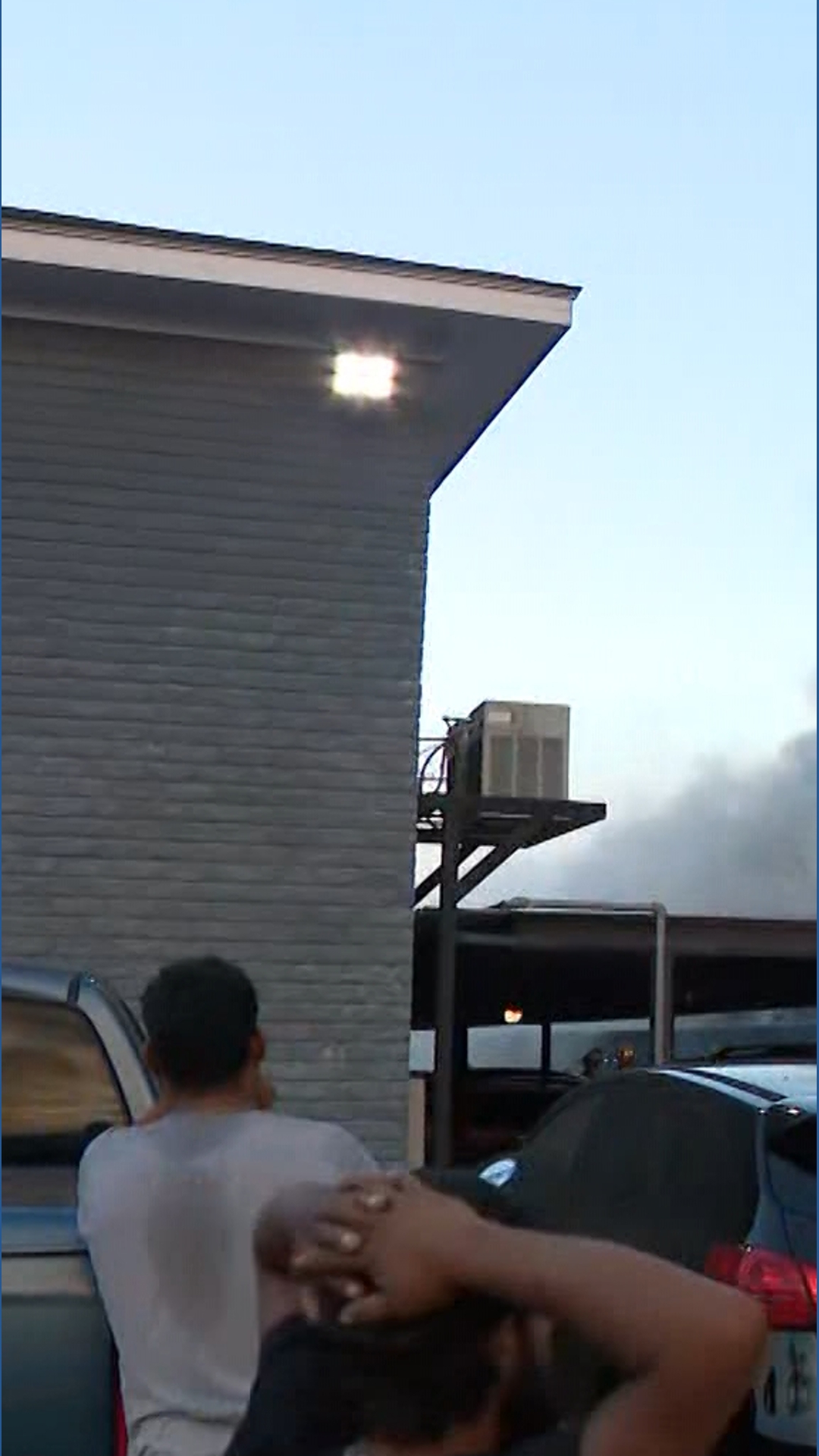 Breaking Houston news: Fire burning at apartment complex | khou.com