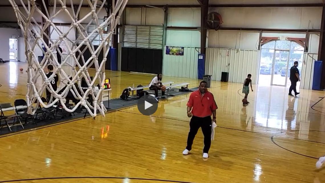 Andre Ware, former University of Houston Heisman winner, now coaching ...