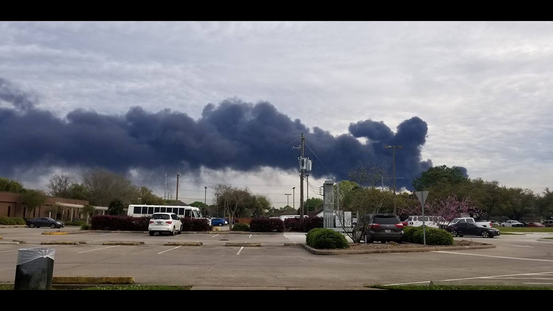 Texas plant fire: Tanks still burning on Day 3 of Deer Park ITC fire ...