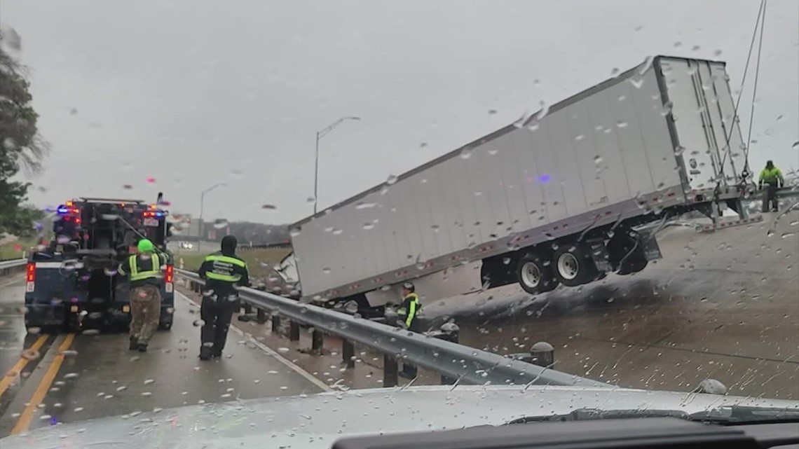 Massive winter storm leaving hundreds of thousands without power | khou.com