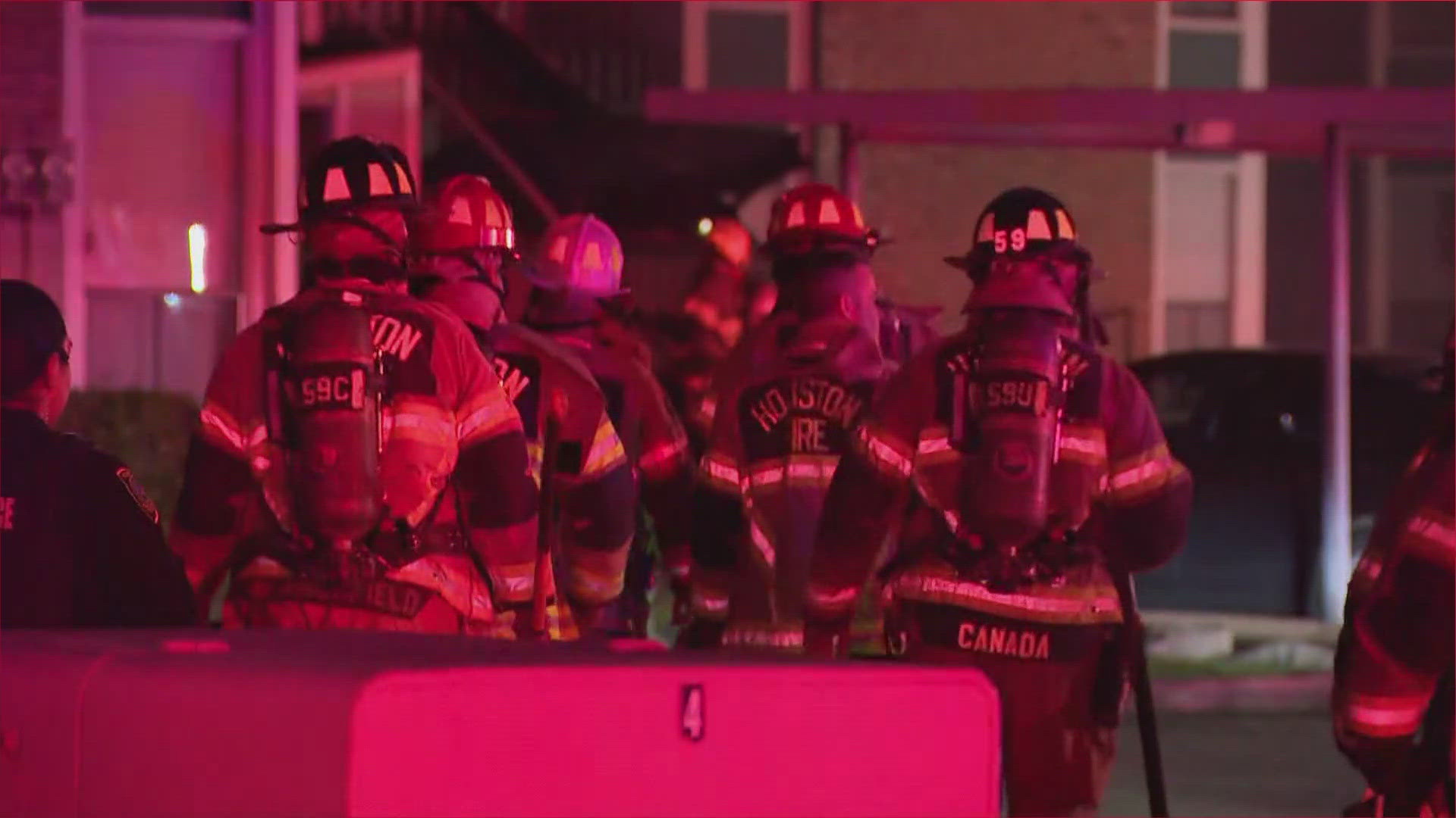 Woman found dead, dozens displaced in 2-alarm fire at southwest Houston ...