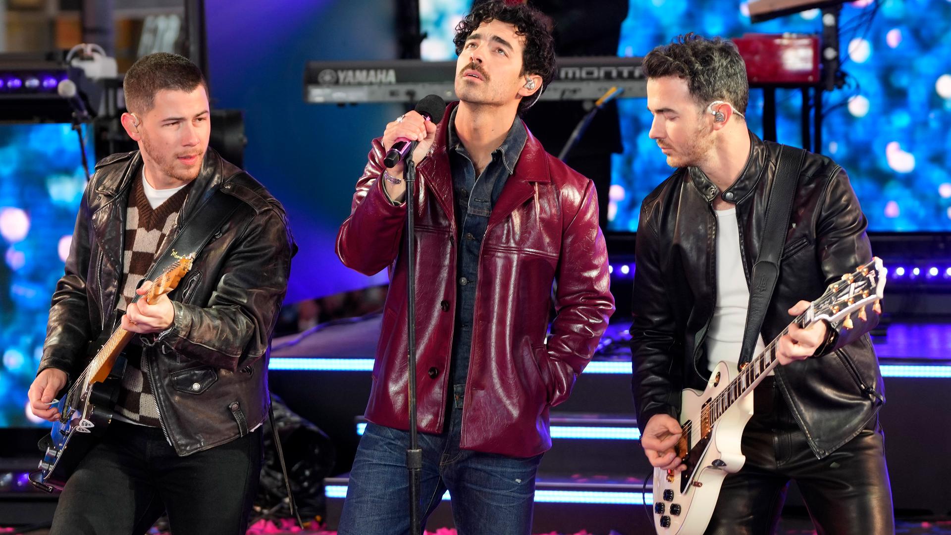 When are the Jonas Brothers coming to Houston? | khou.com