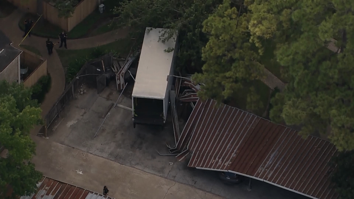 Deputy shoots at suspect after truck crashes into patrol car, HCSO says ...
