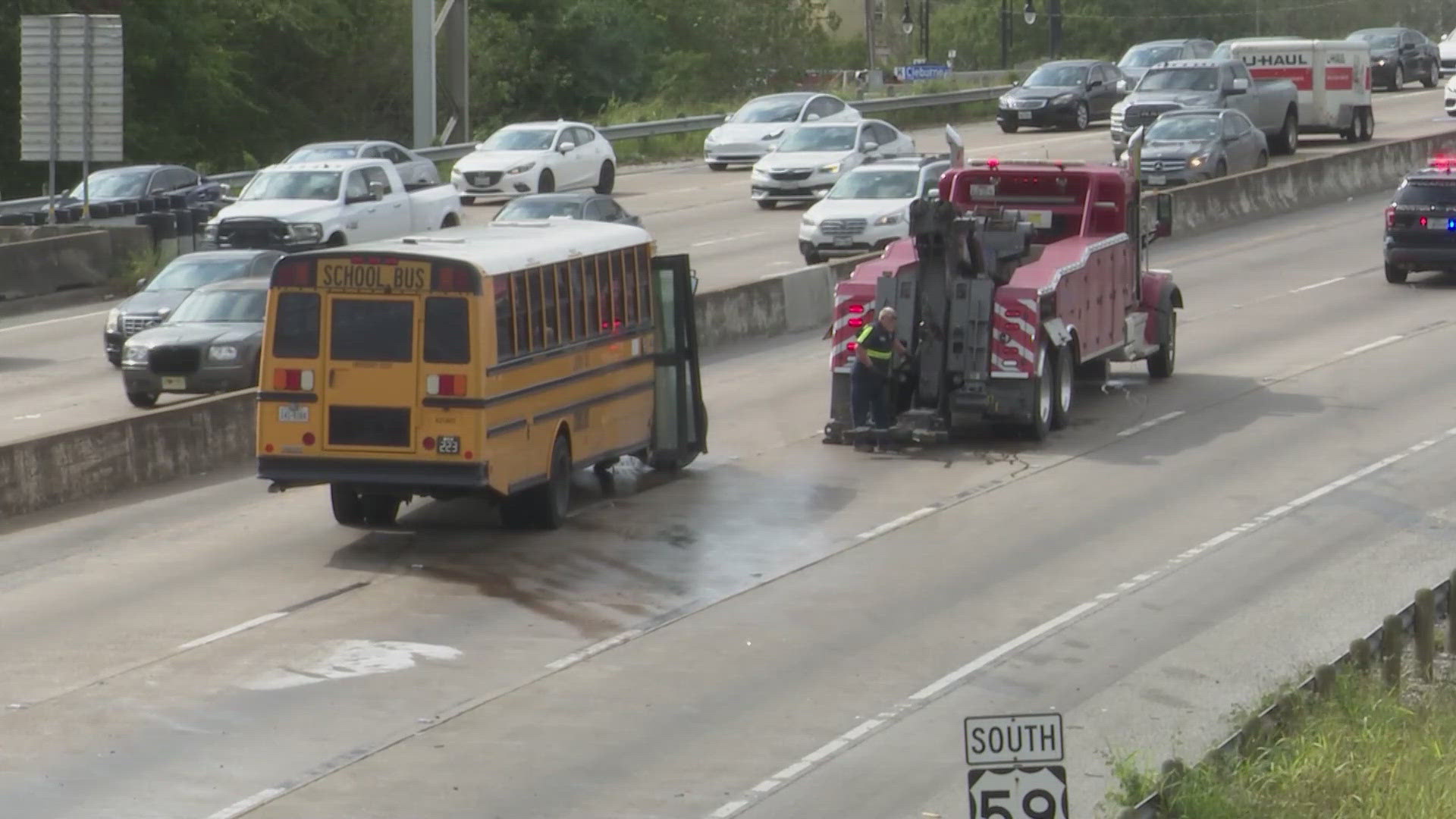 Bus carrying cheerleading team gets into wreck on Southwest Freeway ...
