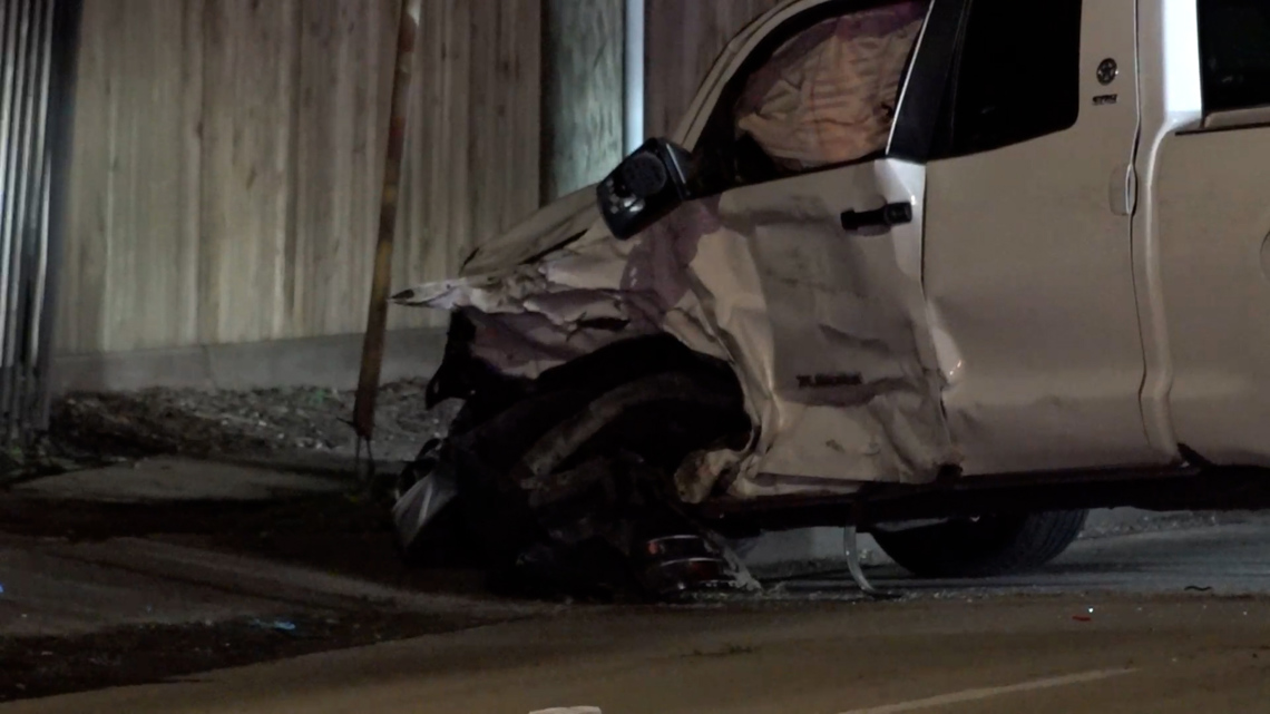 Chase ends in crash at Telephone and Dixie after carjacking, HPD says ...