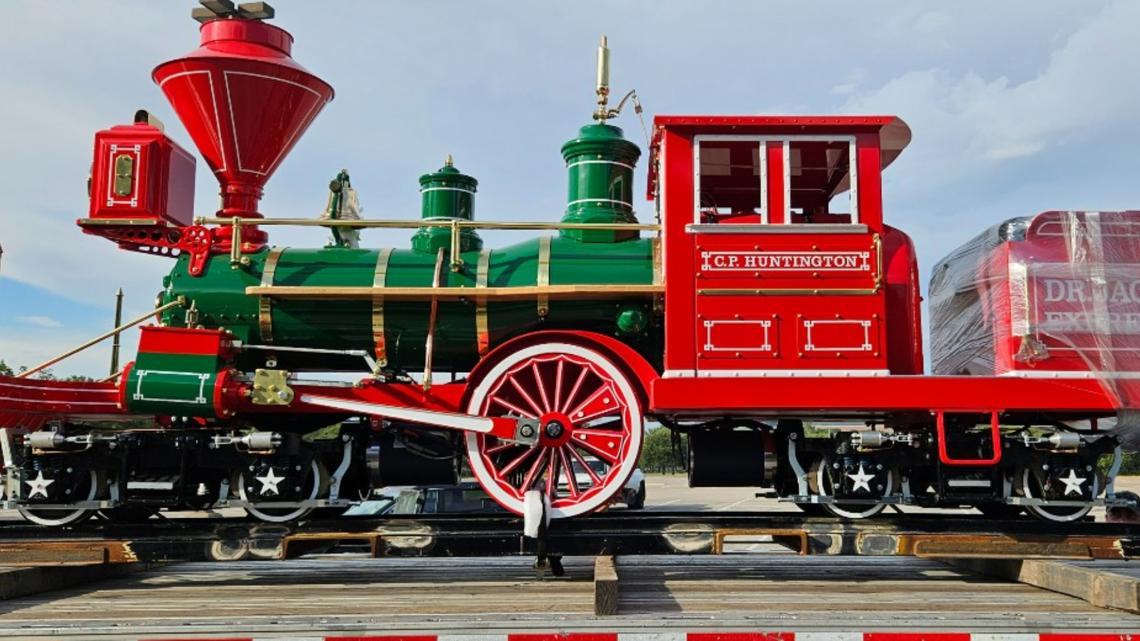 Hermann Park gets electric locomotives for park's train tracks | khou.com