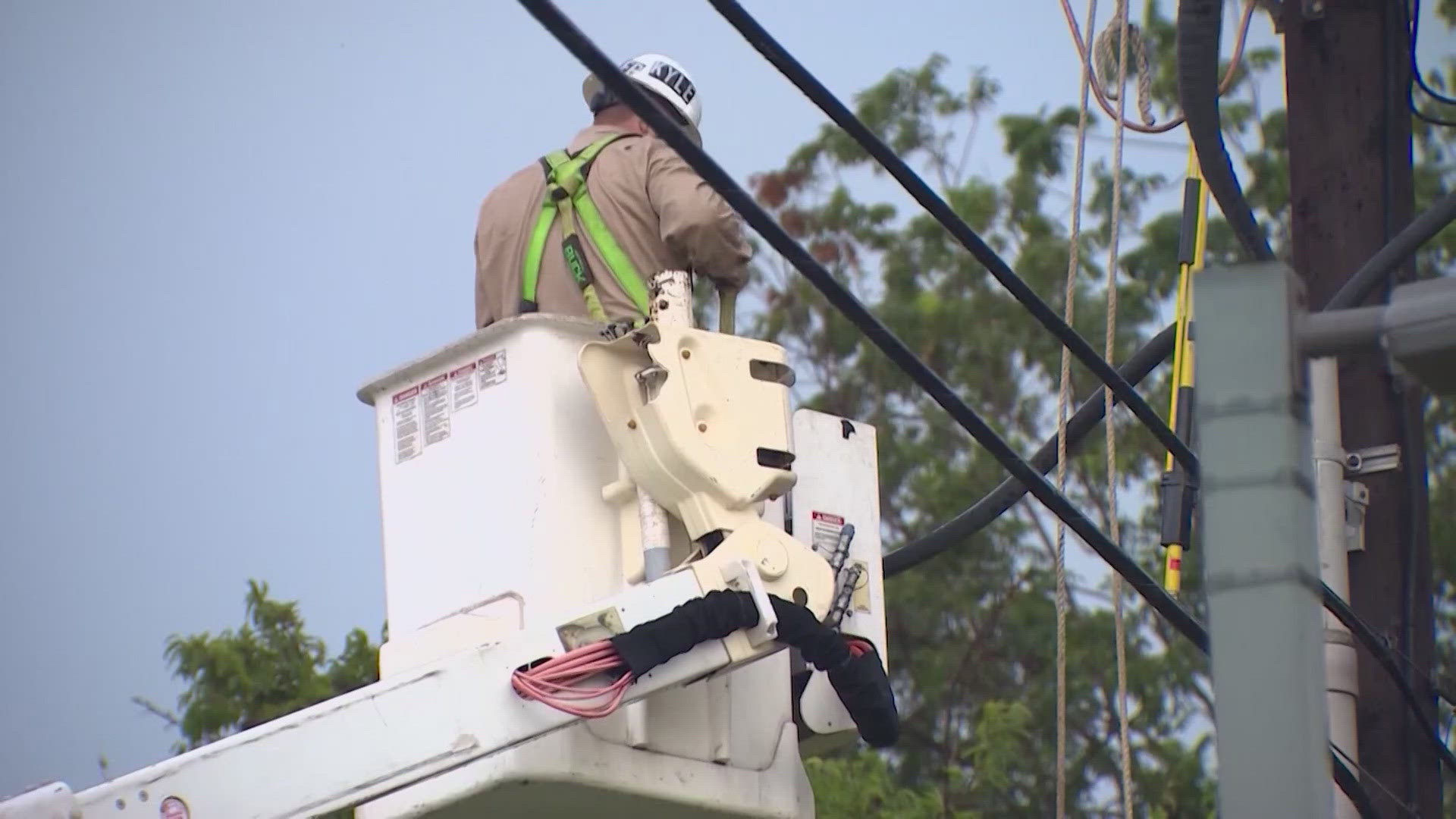 Verizon customers waiting on $20 refund after outage warned about scam ...