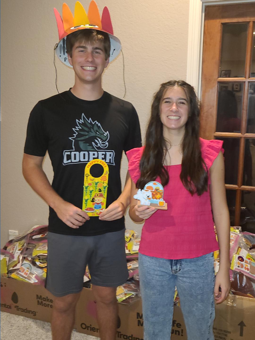 Star QB Colson Collins, sister deliver holiday craft kits to Texas ...