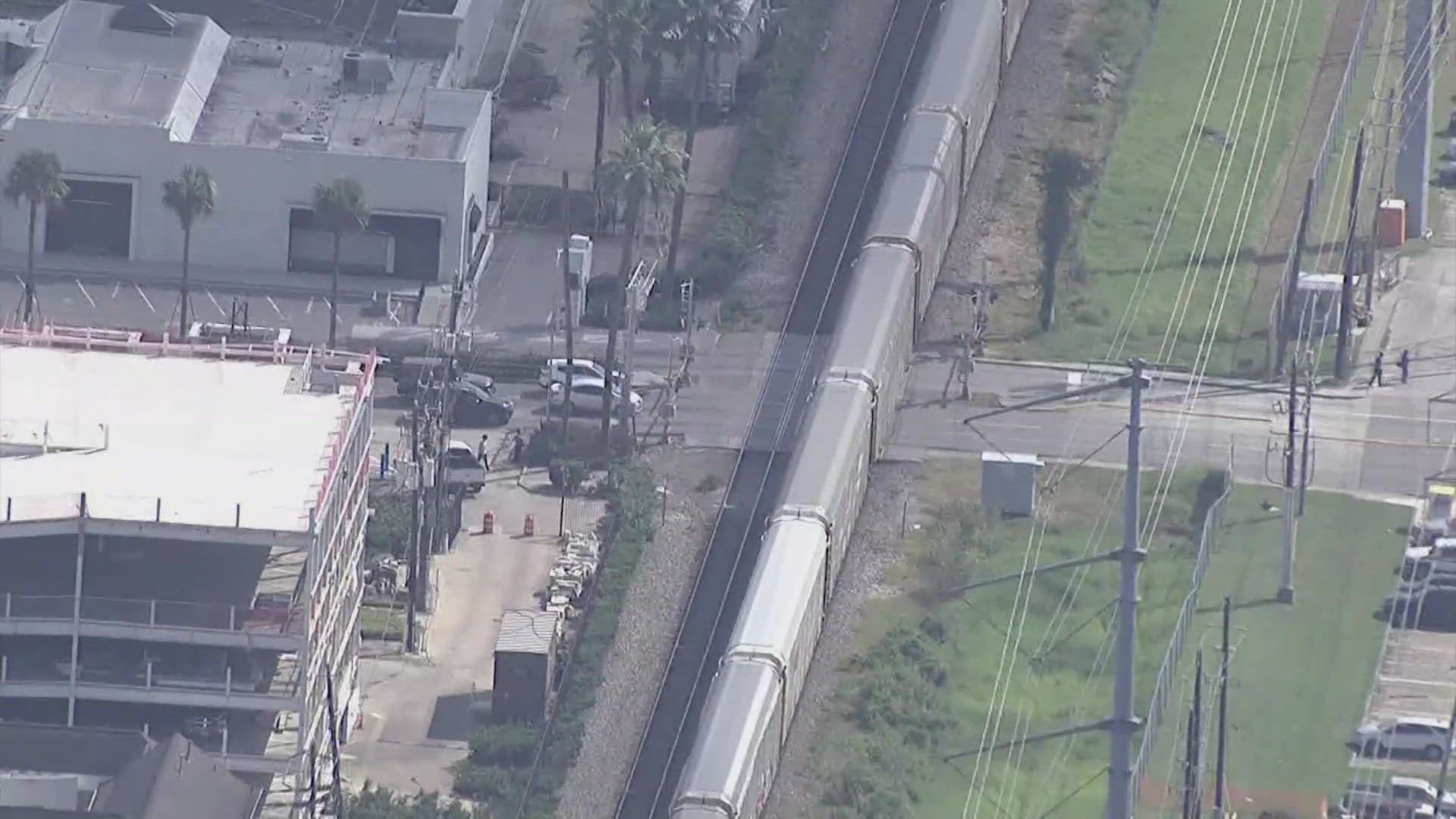Stuck train moving again after blocking San Felipe, Westheimer, and ...