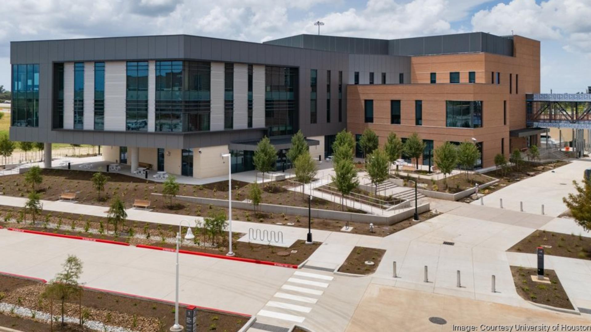 UH Sugar Land opens new engineering building for fall semester | khou.com