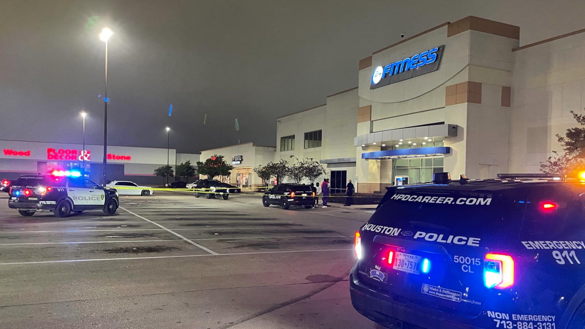 Gunfire exchange at Clear Lake gym leaves one injured | khou.com