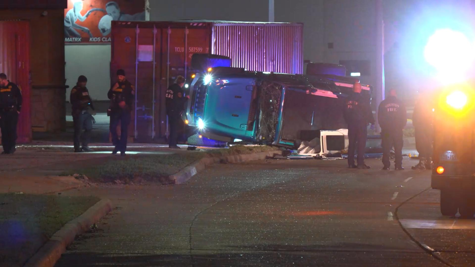 Driver dies after Jeep slams into shipping container, Houston police ...