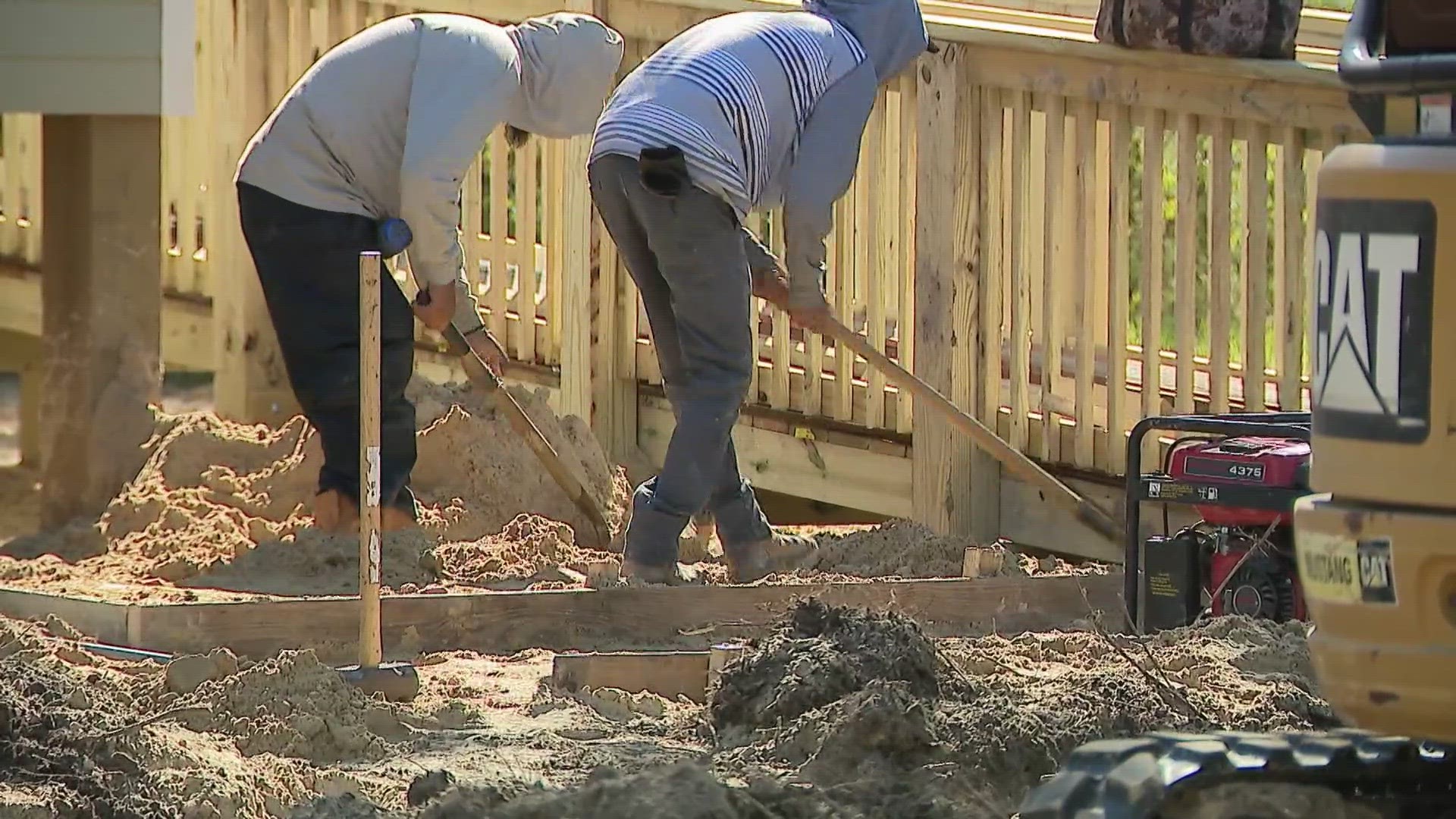 Houston news, crime: Construction workers robbed at gunpoint | khou.com