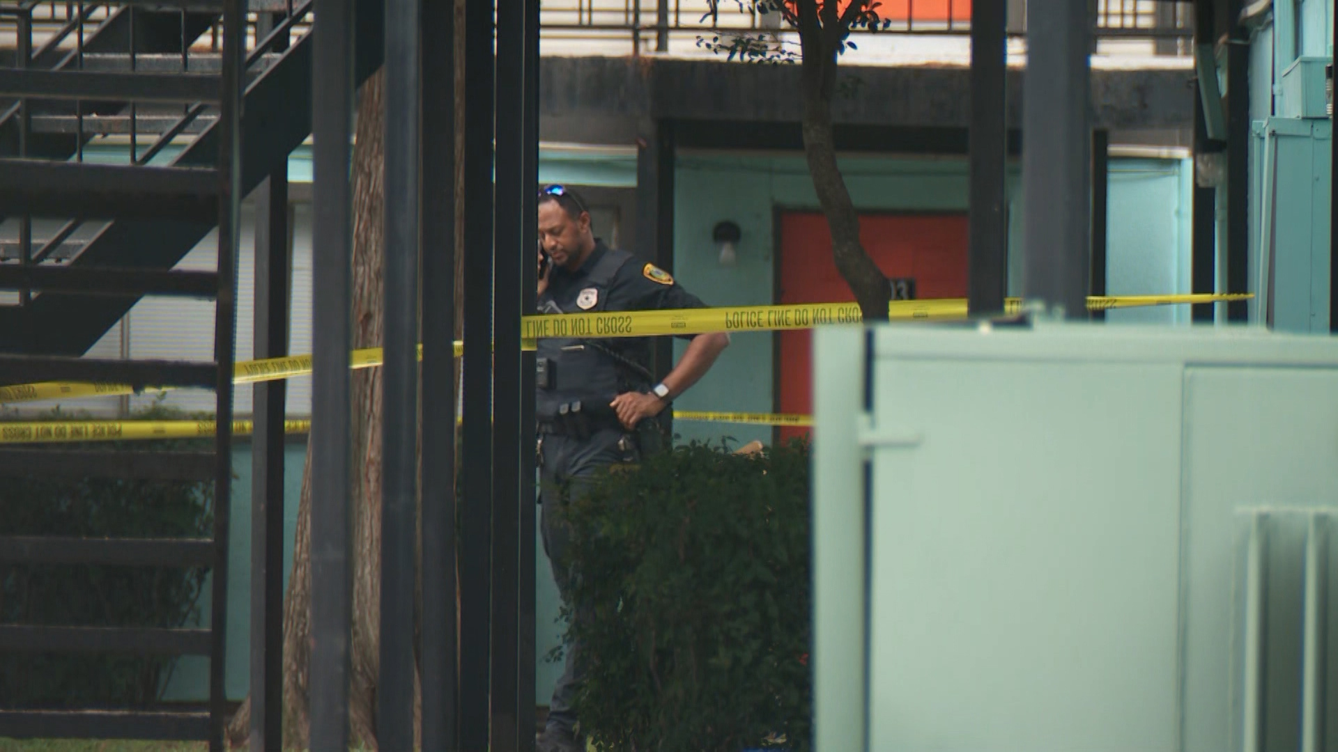 Raw video: One dead after shooting at apartment complex near NRG ...