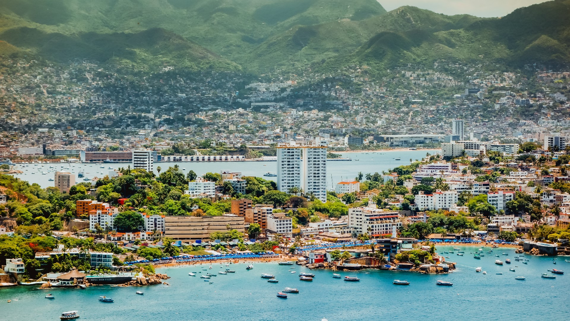 Tourists killed: 2 dead, 1 hurt after shooting at Acapulco beach | khou.com