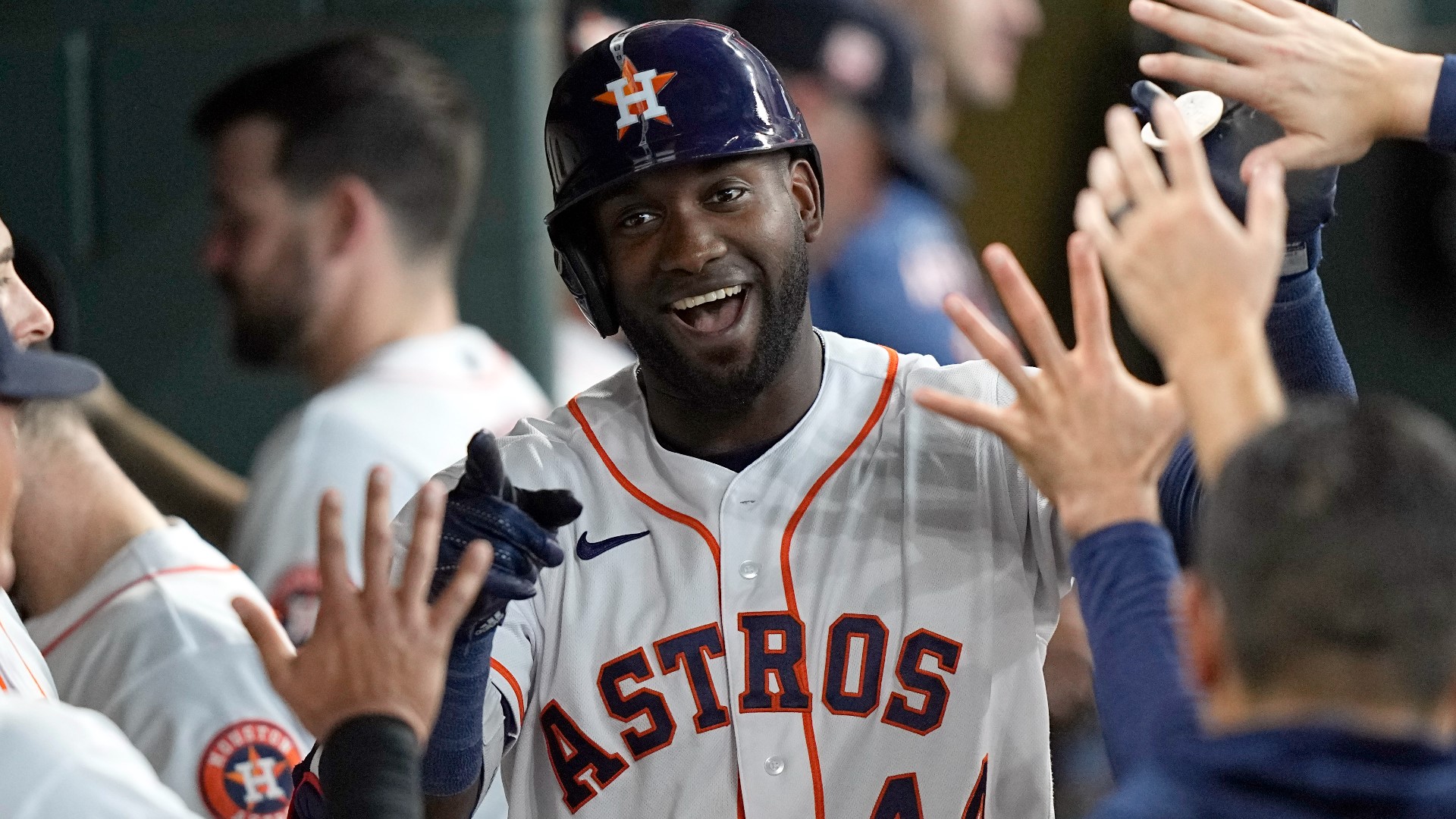 Yordan Álvarez named American League Player of the Month | khou.com