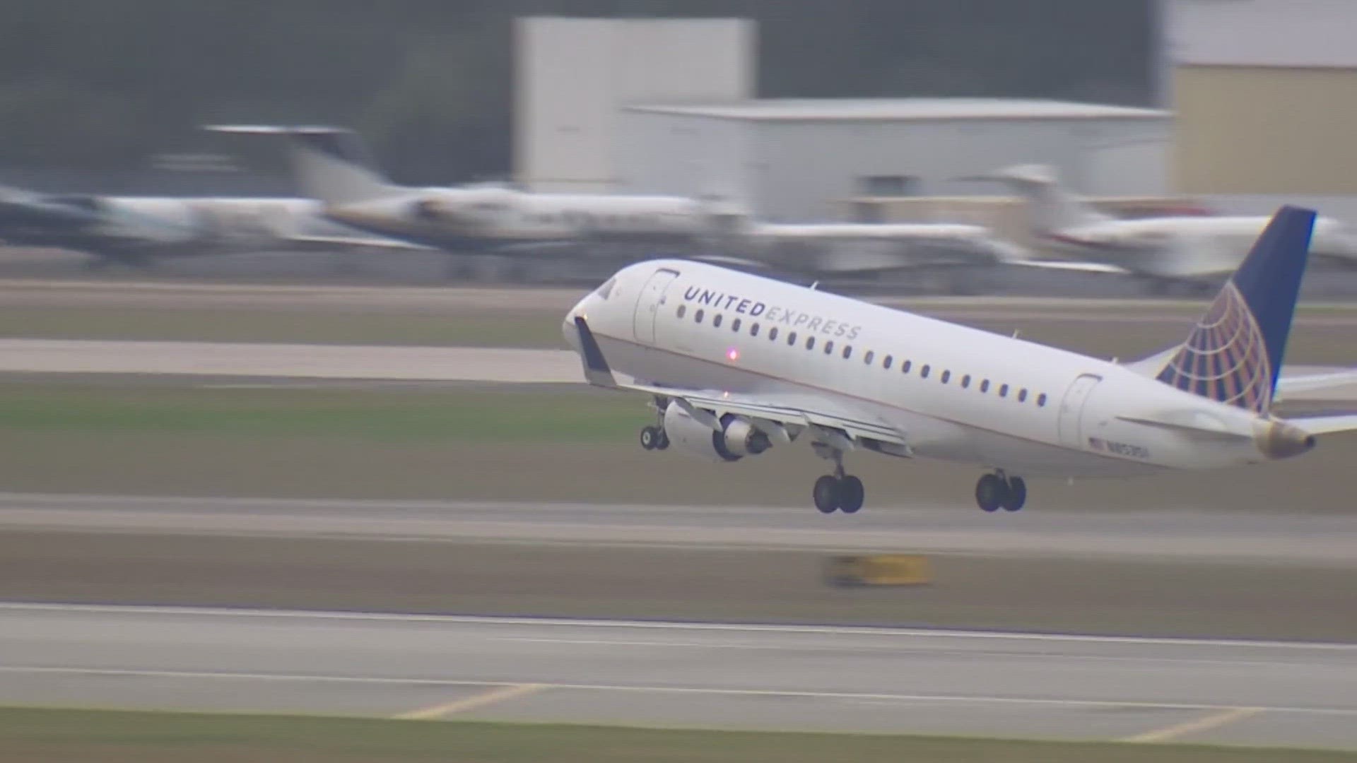 Houston flight status: Bush and Hobby delays January 8, 2024 | khou.com