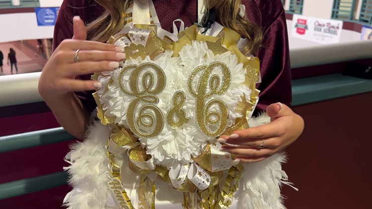 Texas-sized homecoming mum tradition fuels women-owned small biz | khou.com