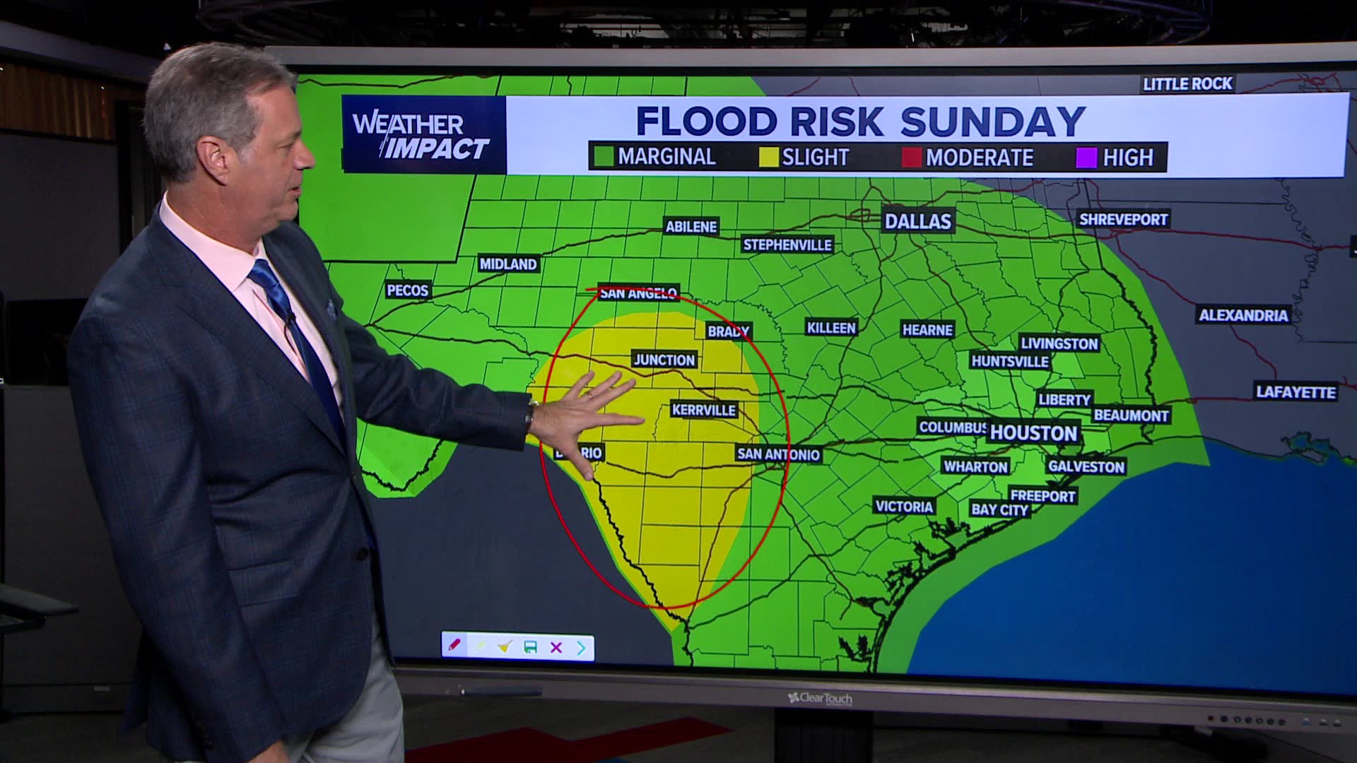 Texas faces flash flood threat this weekend as tropical moisture moves in | khou.com