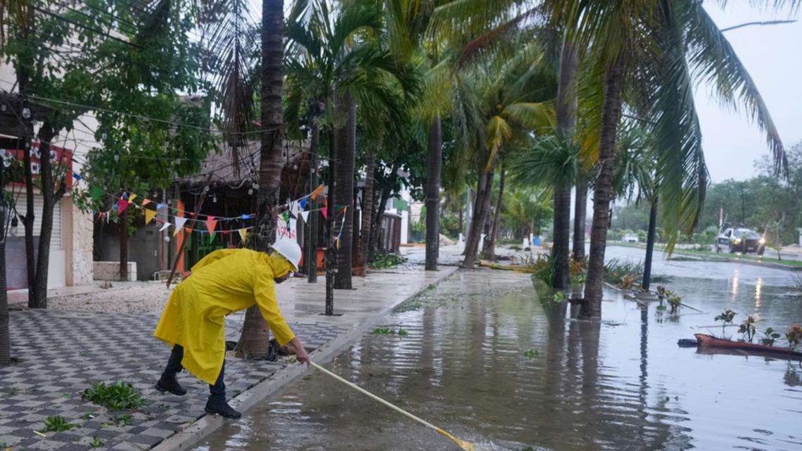 Hurricane Beryl strikes Tulum, other Mexican tourist resorts | khou.com