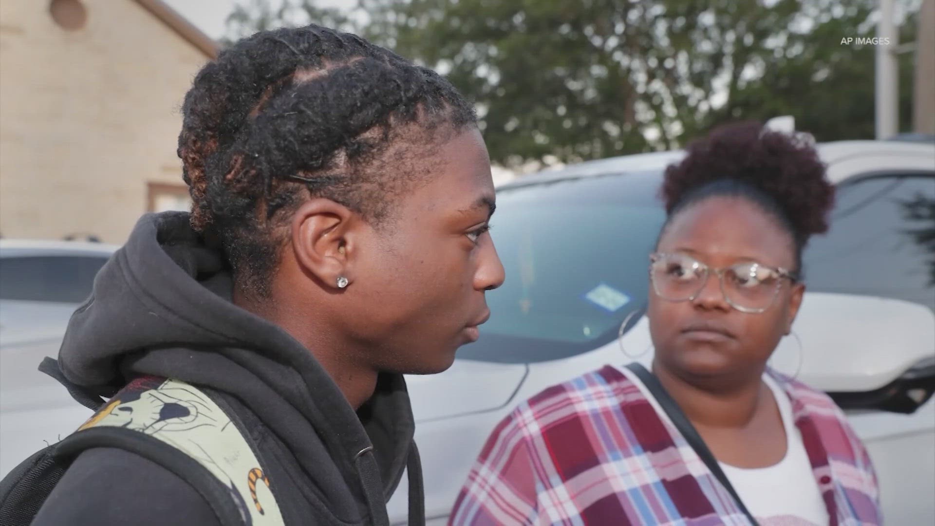 Barbers Hill ISD hair dispute heads to trial after student suspended ...