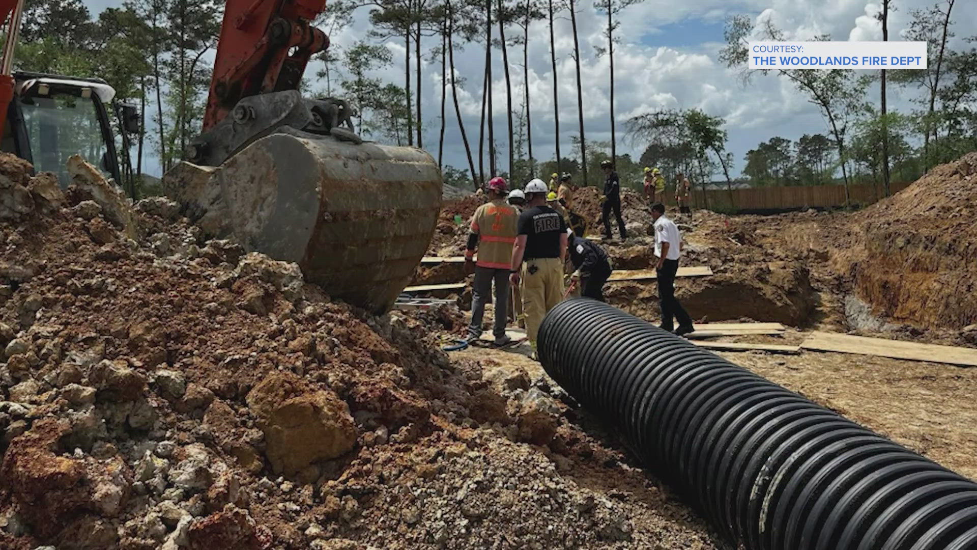 1 dead, 1 hospitalized after trench collapse in Conroe, officials say ...