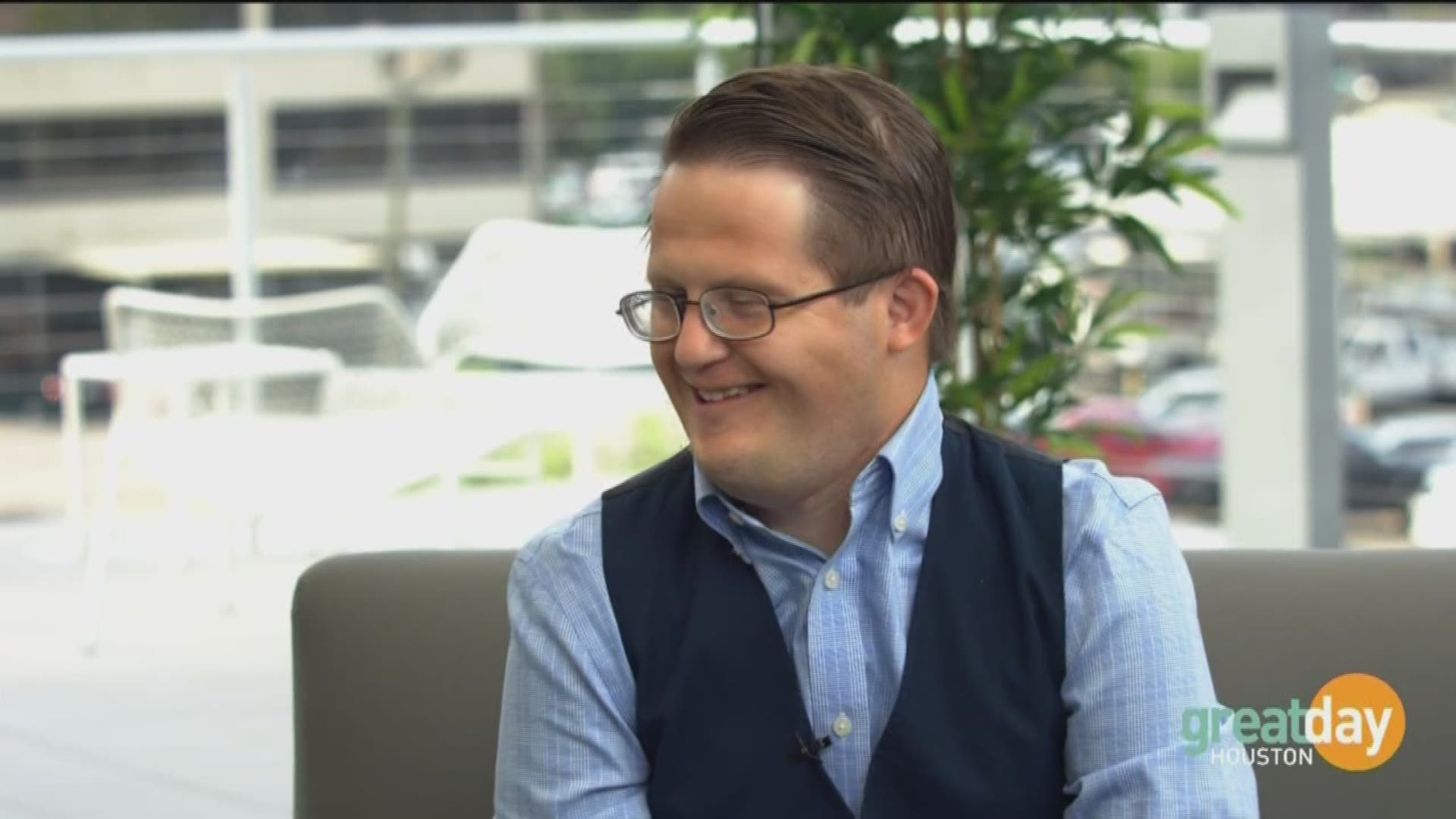 Local actor Evan Vourazeris makes his mark in Ozark | khou.com