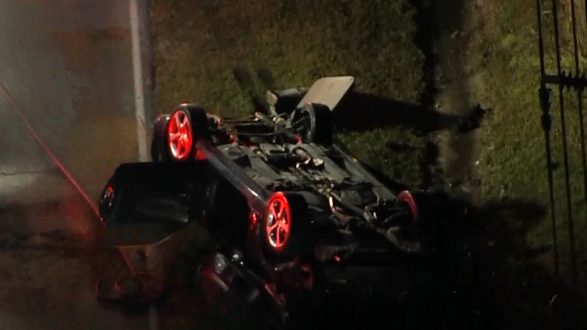 Deadly rollover prompts shutdown along Eastex Freeway at Lauder, Harris ...