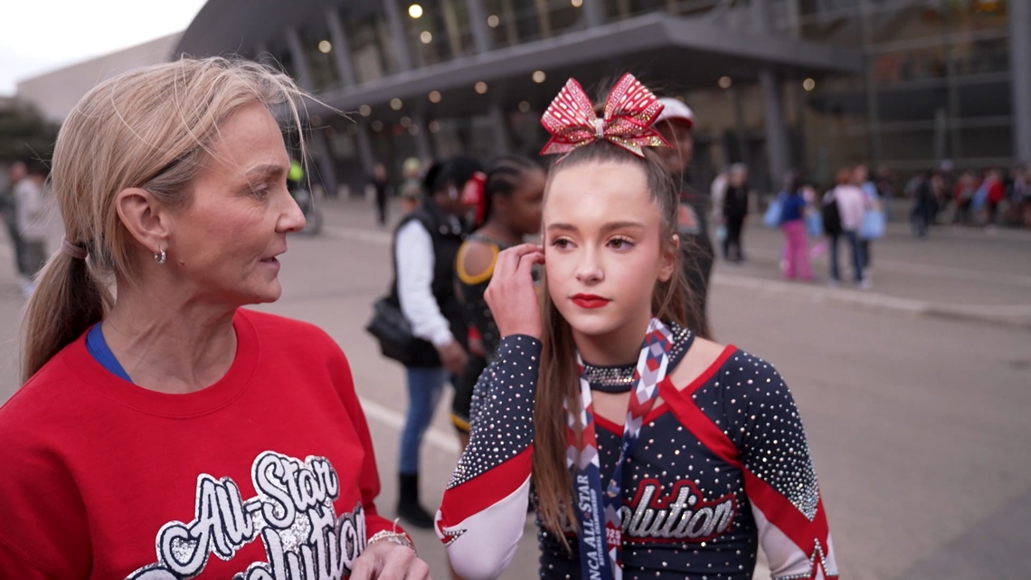 Houston cheerleaders, moms on active shooter false alarm at Dallas ...