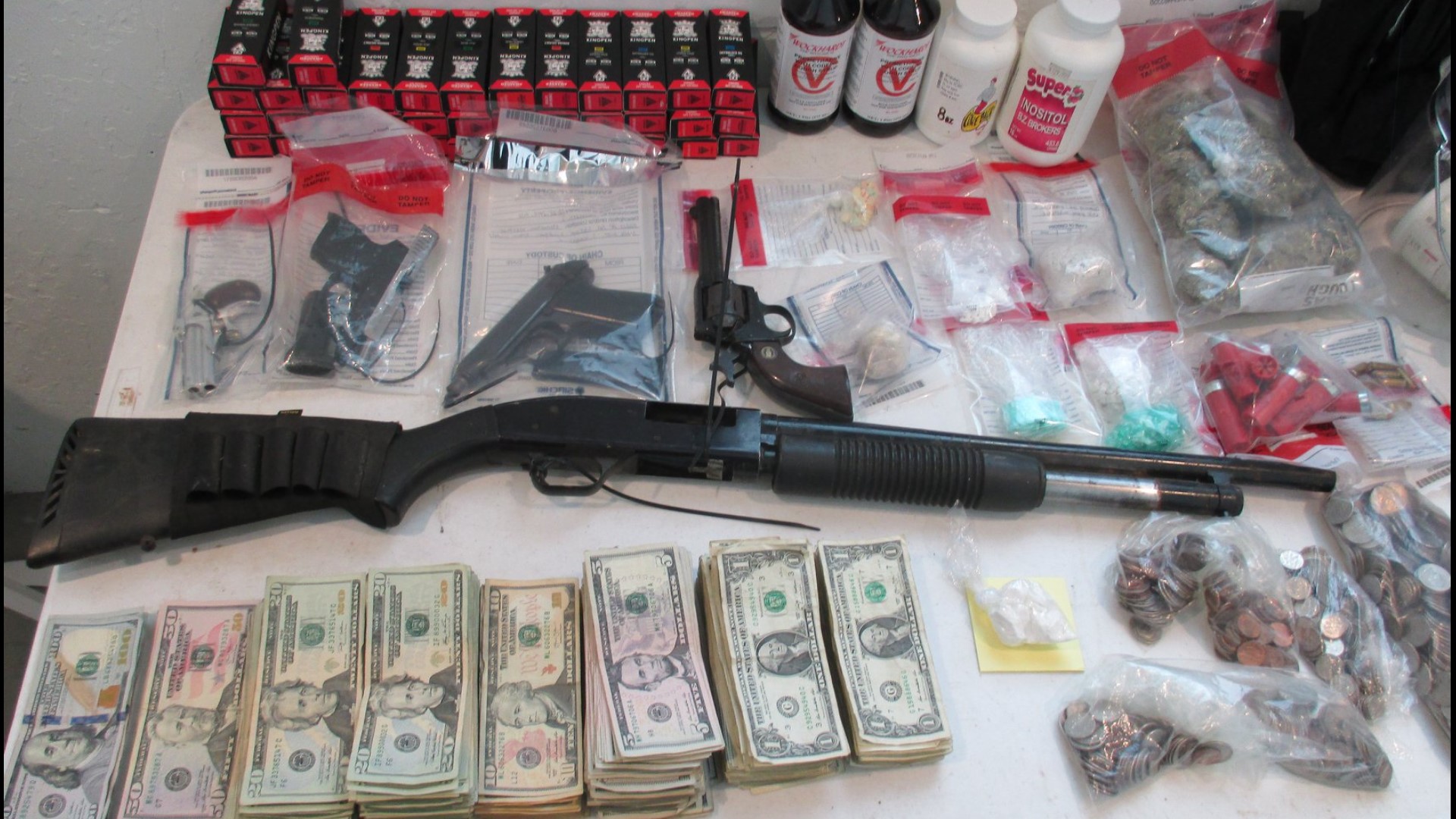 Deputies find guns, drugs, and nearly $9k in cash inside abandoned home ...