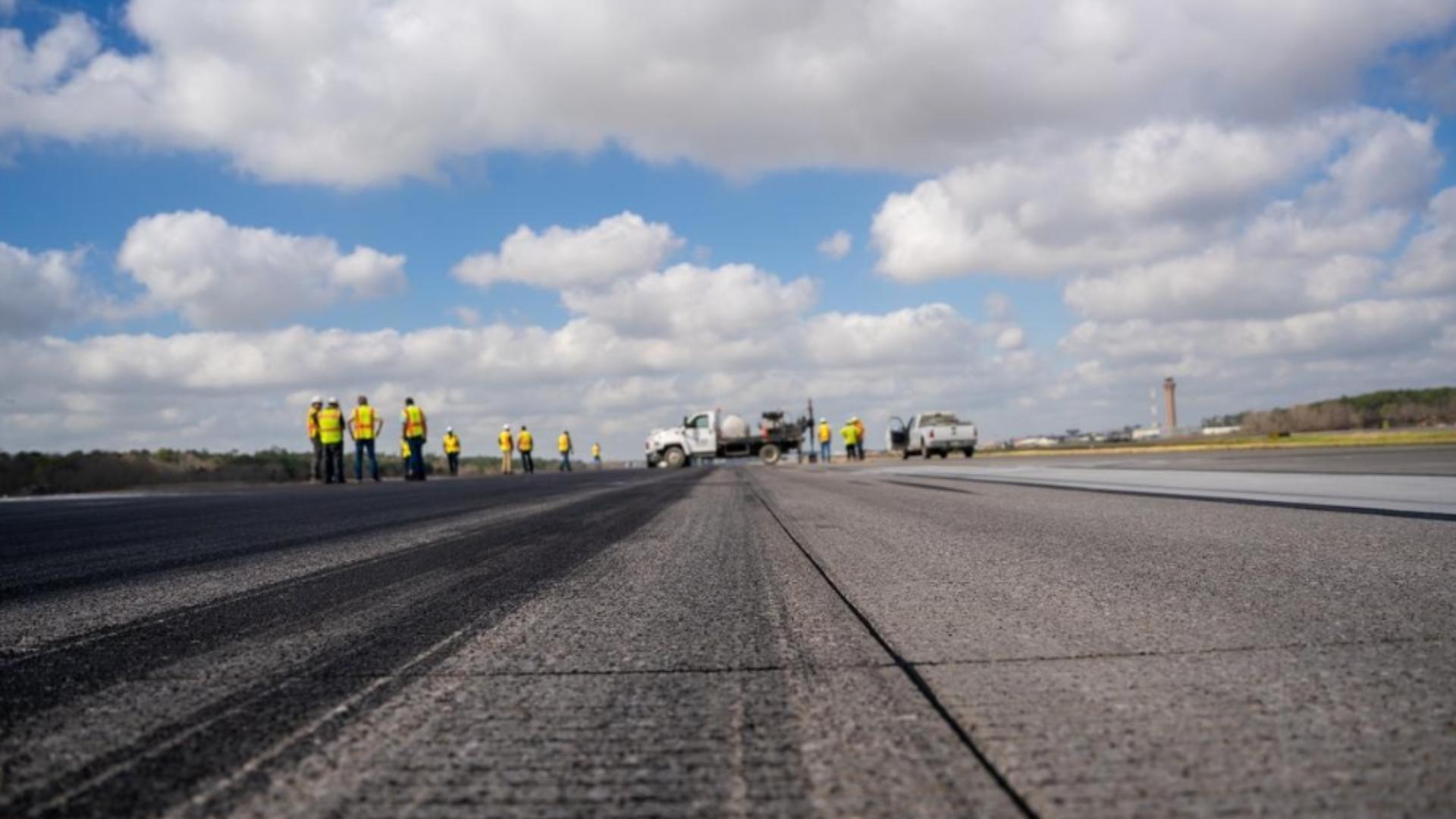 One of IAH's busiest runways will be shut down for 3 months | khou.com