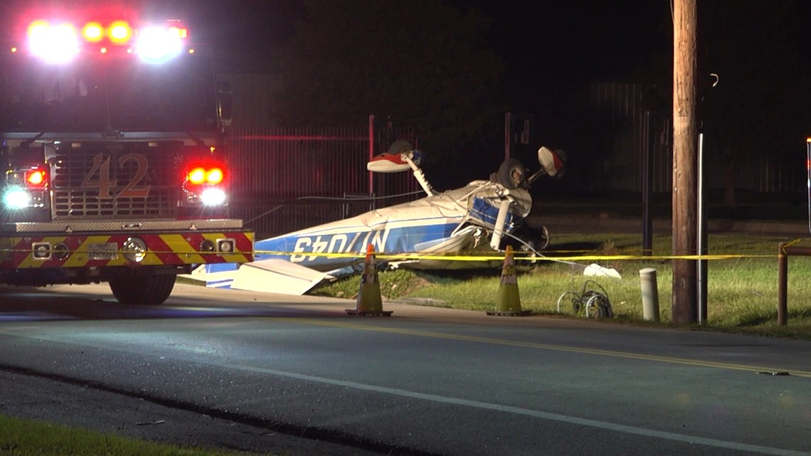 Houston plane crash: Pilot dead after small plane hits power line ...