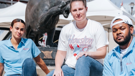 How to get your hands on UH's 'Houston Blue' gear | khou.com