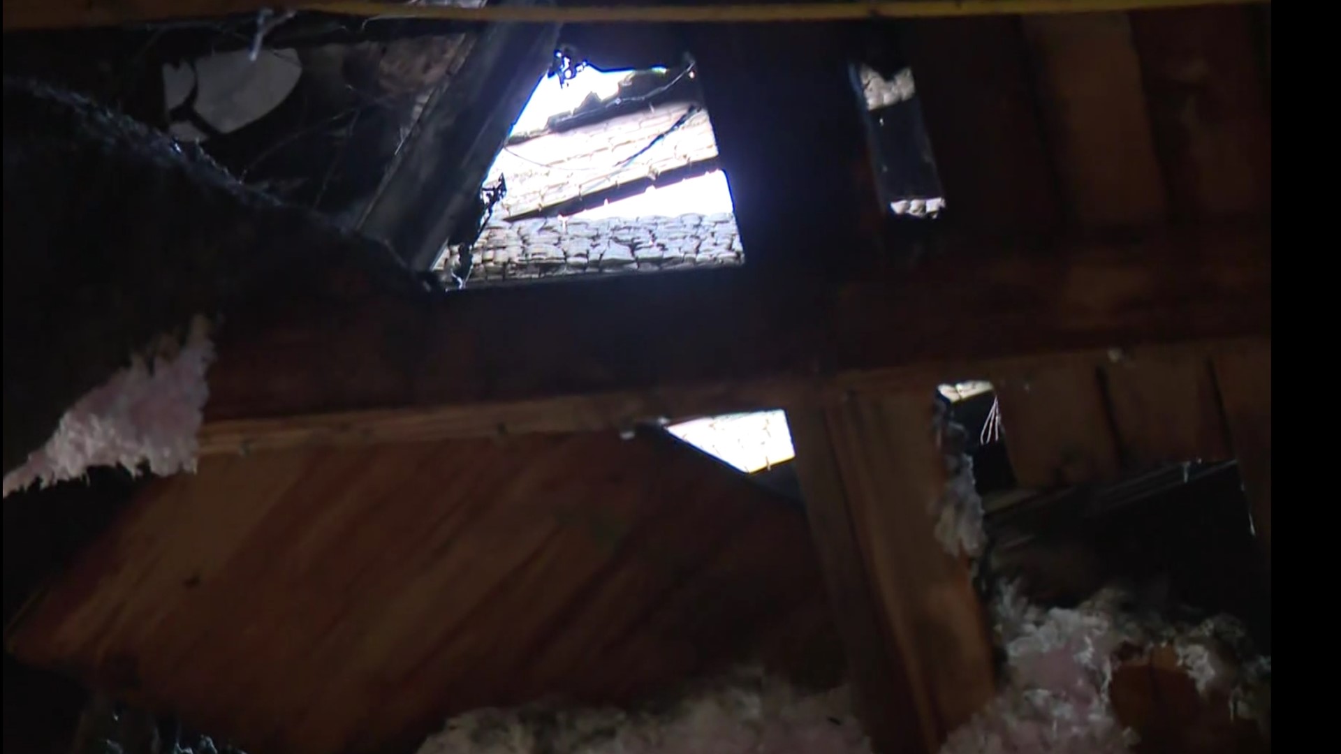 Sugar Land news: Family of 7 escapes fire caused by lightning | khou.com