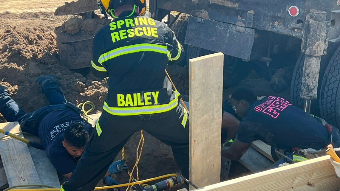Man killed when hole collapses at construction site in Spring | khou.com