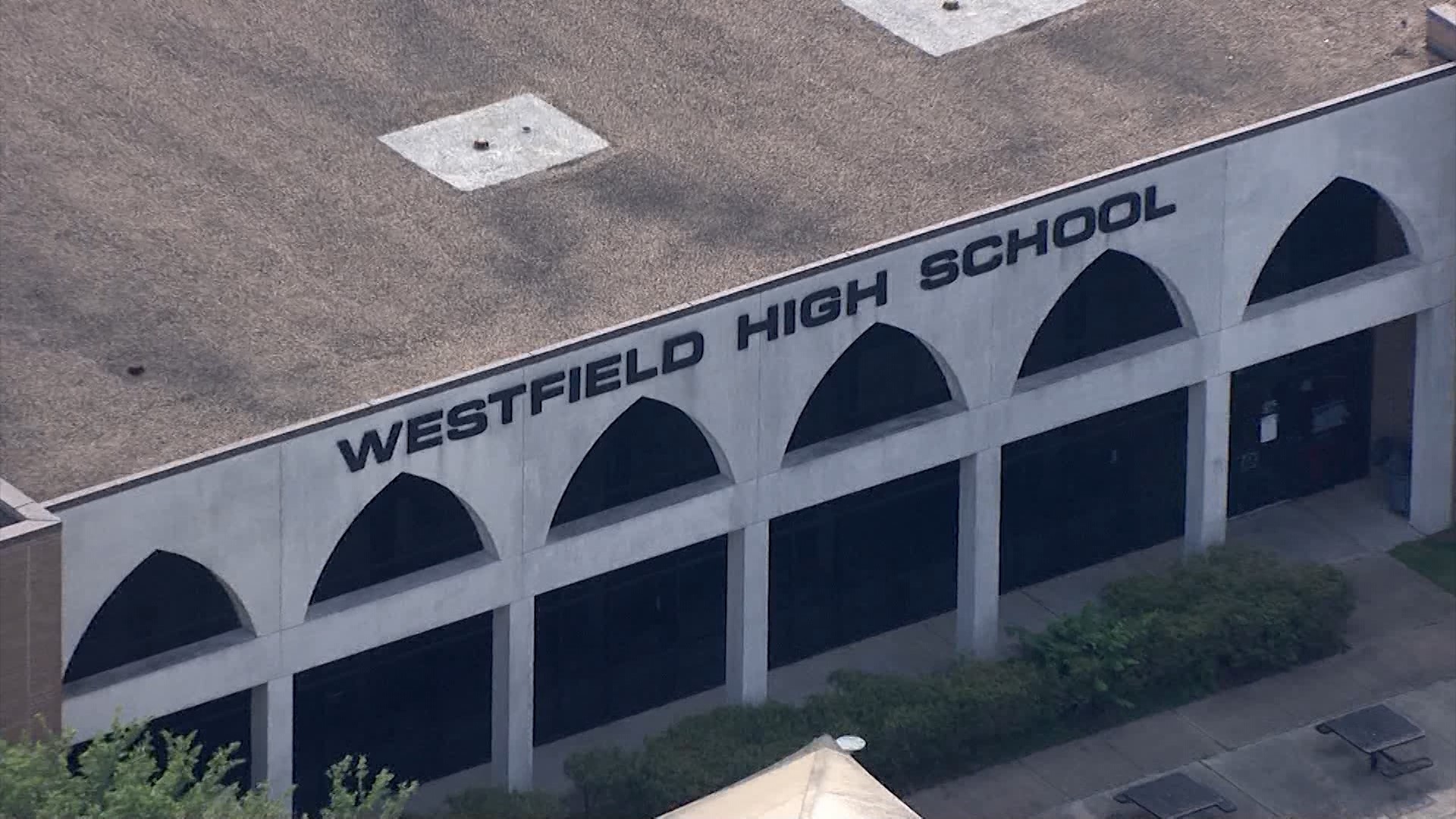 Outage leaves Spring Westfield High School without power | khou.com