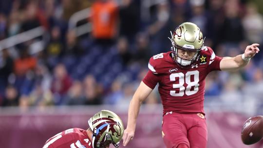 Texas native Jake Bates makes United Football League history | khou.com