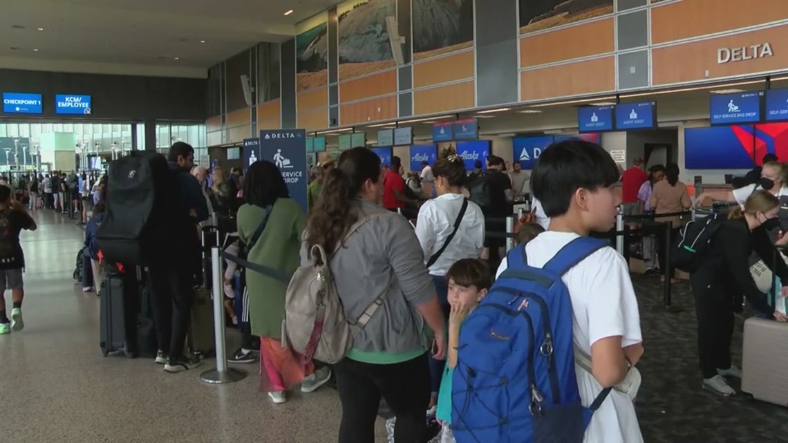 Feds investigating Delta after thousands of flights canceled | khou.com