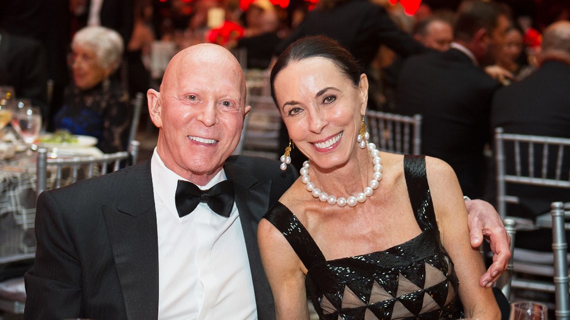 Houston philanthropist Lester Smith has died at age 76 | khou.com