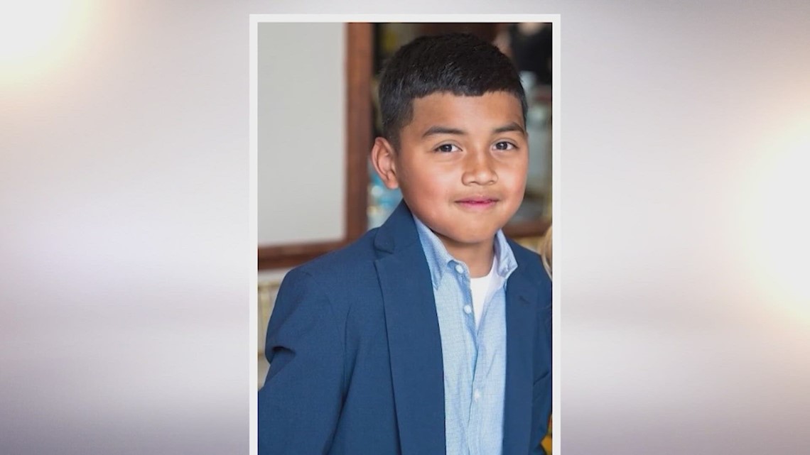 Family holds visitation for 12-year-old boy killed by his mother's ex ...